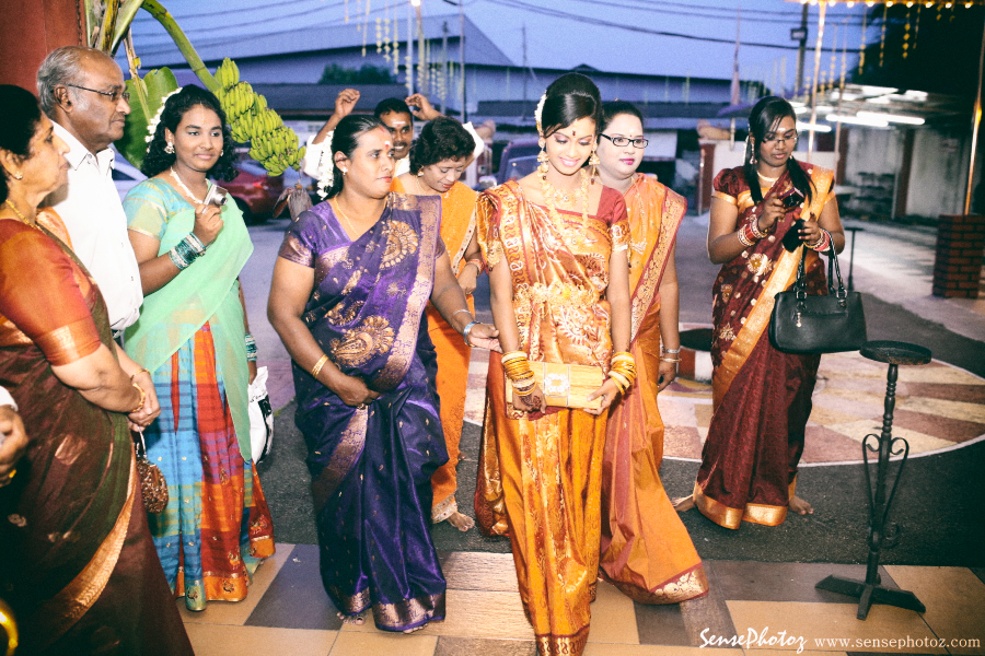 YogesWaran & Shangari Sivabalan Engagament » SensePhotoz