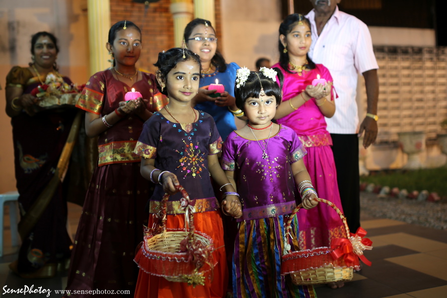 YogesWaran & Shangari Sivabalan Engagament » SensePhotoz