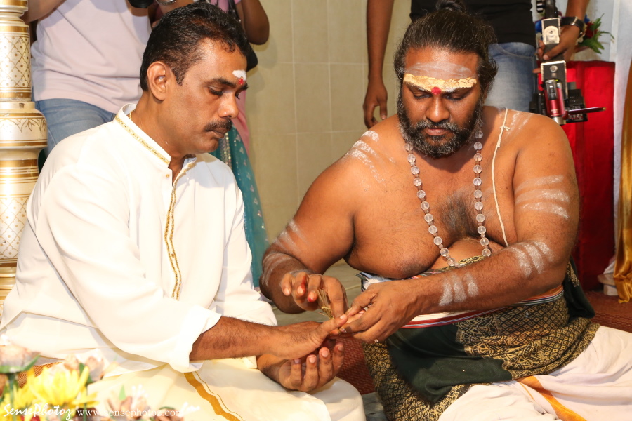 YogesWaran & Shangari Sivabalan Engagament » SensePhotoz