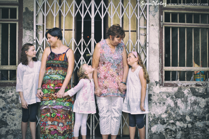 Allison Smith Family Street Portrait » SensePhotoz