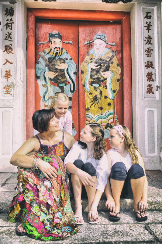 Allison Smith Family Street Portrait » SensePhotoz